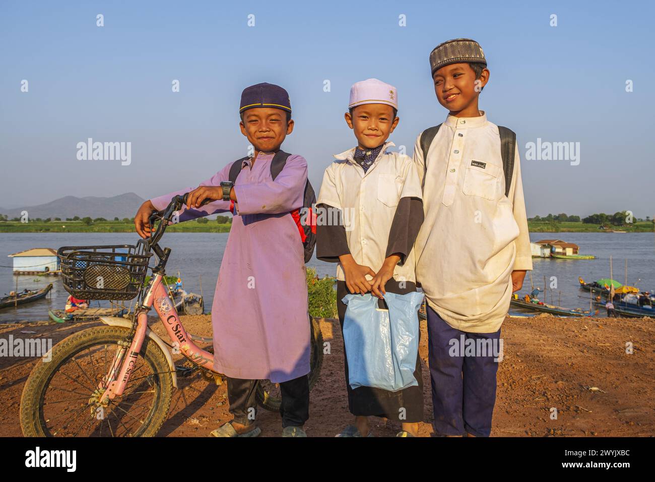 Cambodia, Kampong Chhnang, Chong Koh hamlet on the banks of the Tonle ...