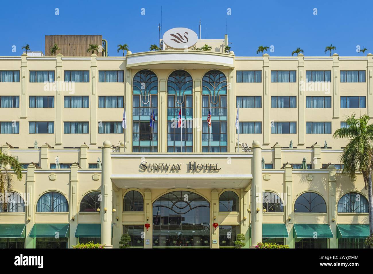 Cambodia, Phnom Penh, Wat Phnom area, the four stars Sunway Hotel Stock Photo - Alamy
