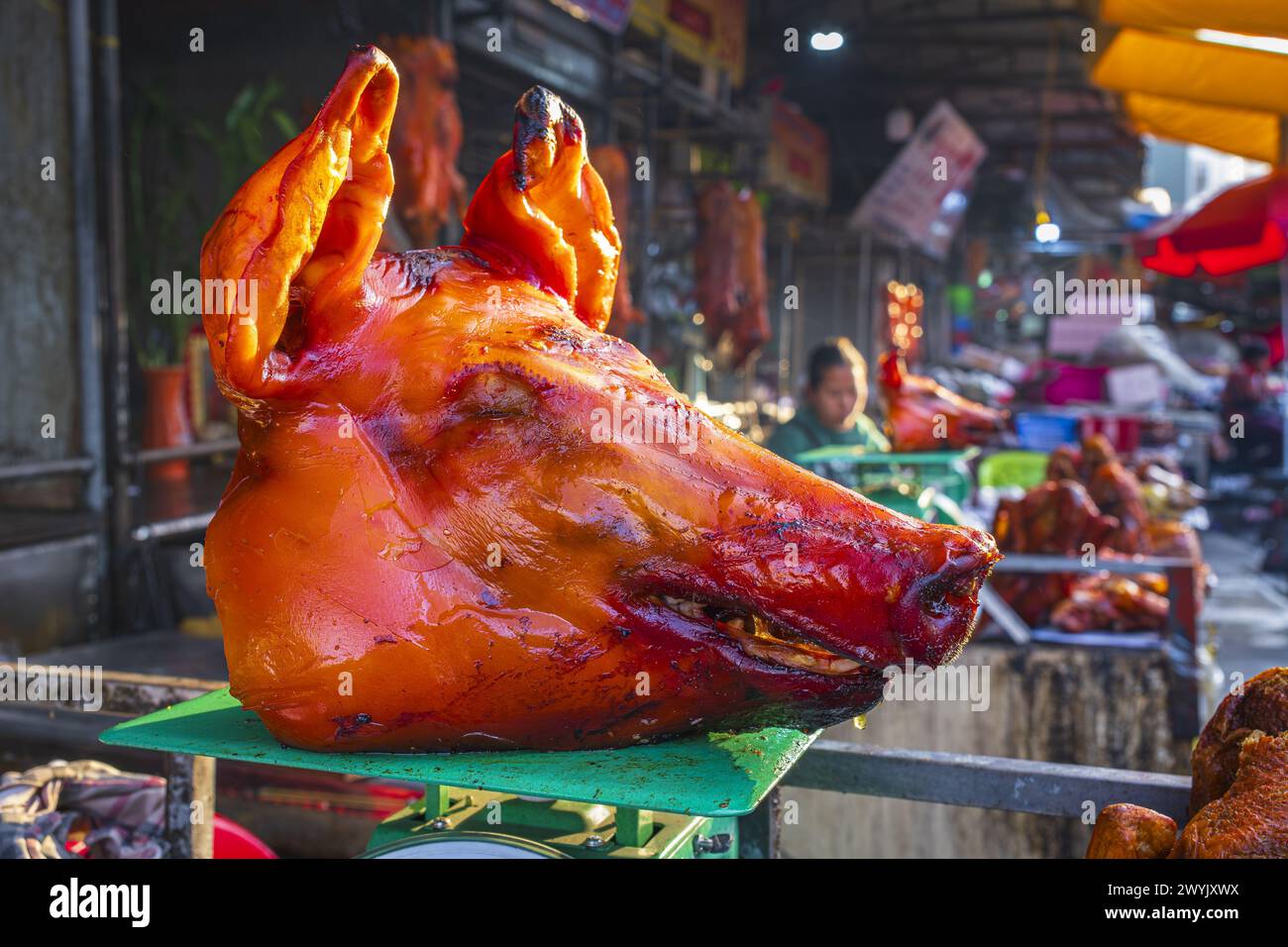 Cambodia, Phnom Penh, Prampi Makara district, Orussey Market, roasted ...