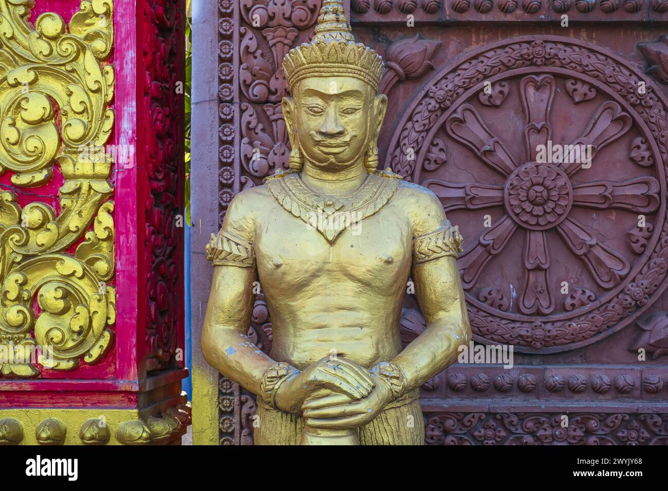 Cambodia, Phnom Penh, Doun Penh district, Wat Ounalom, Buddhist temple ...