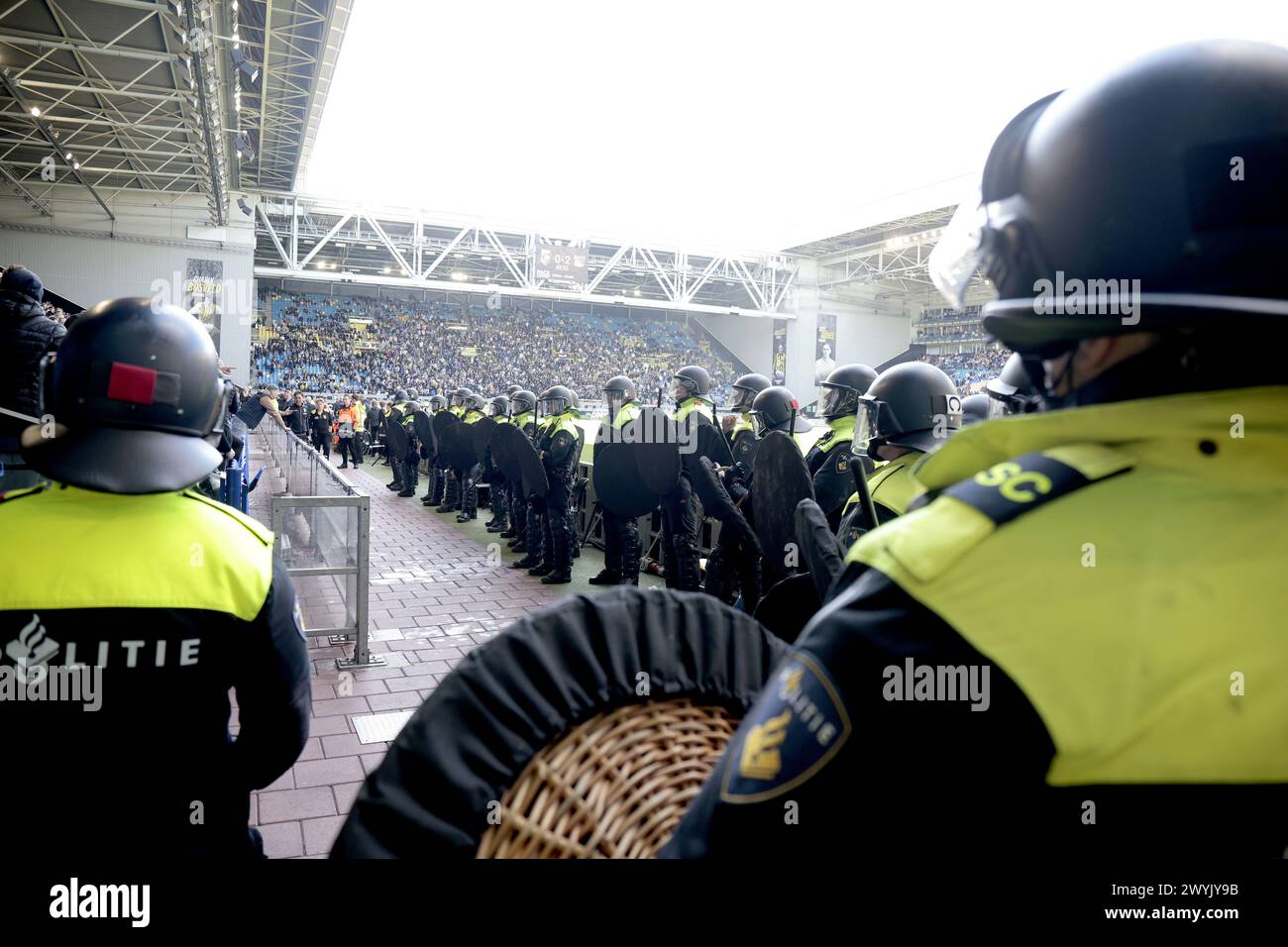 ARNHEM - Police during the Dutch Eredivisie match between Vitesse and ...