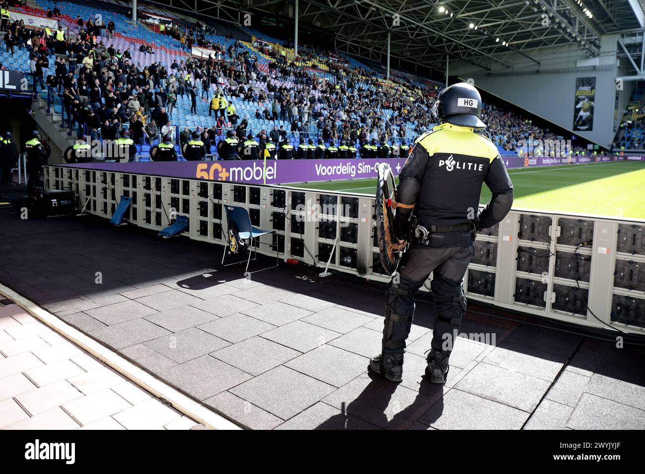 ARNHEM - Police during the Dutch Eredivisie match between Vitesse and ...