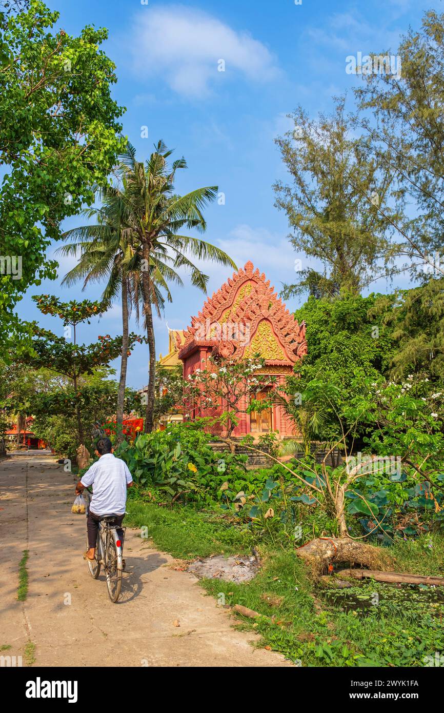 Cambodia, Kampot province, Kampot, Pichey Oudong Buddhist temple Stock ...