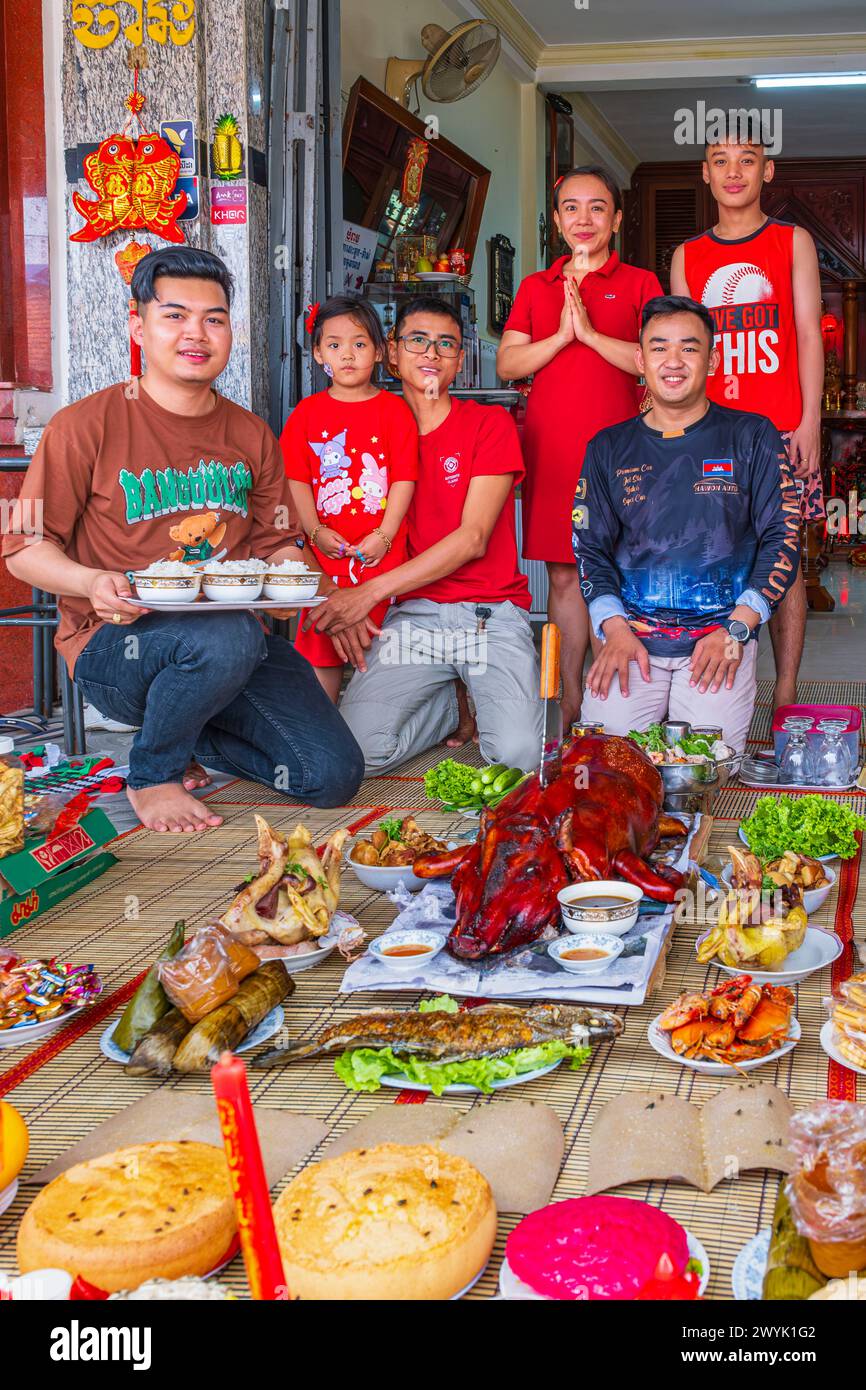 Family altar chinese new year hi-res stock photography and images - Alamy