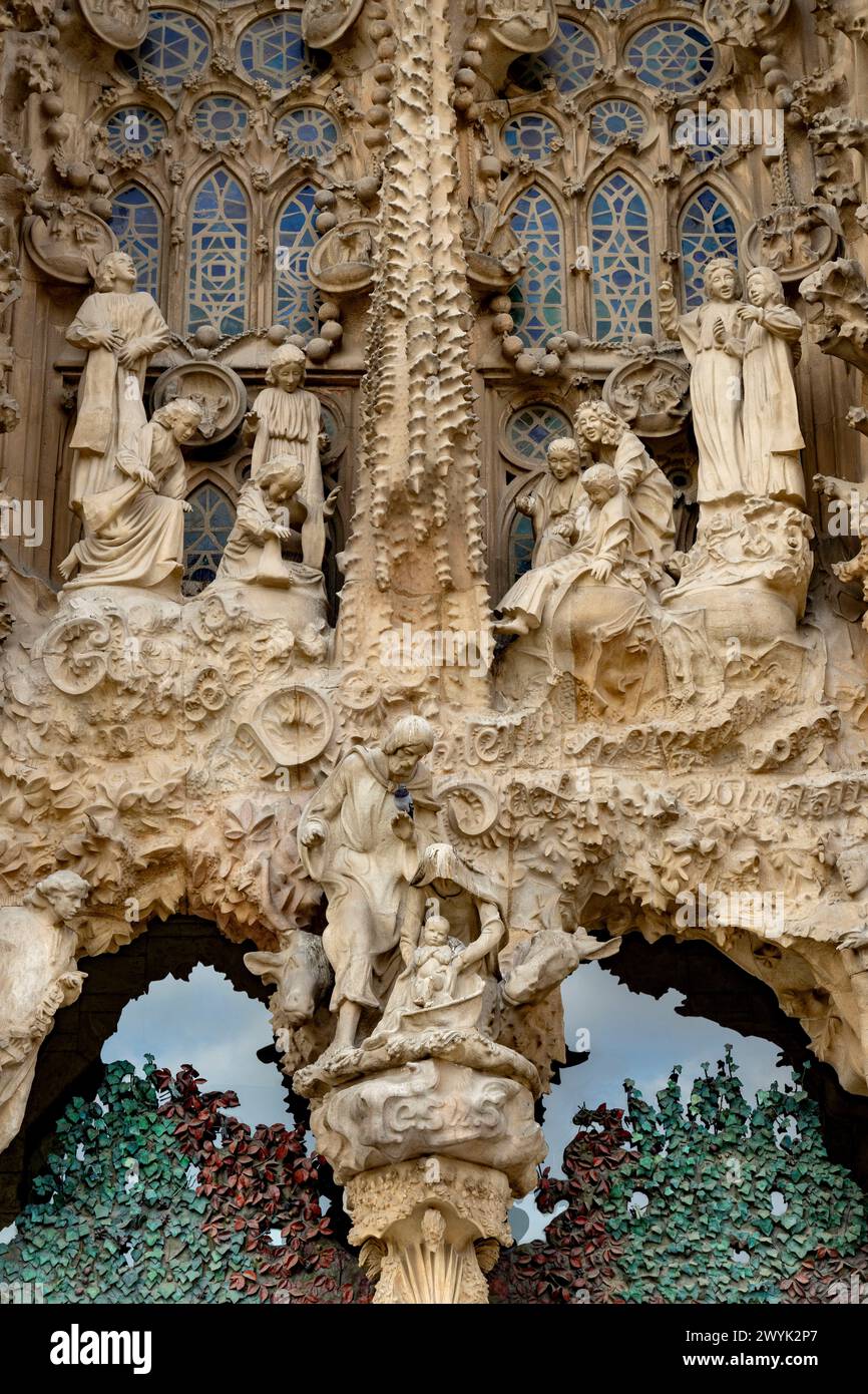 Spain, Catalonia, Barcelona, Eixample district, Sagrada Familia ...