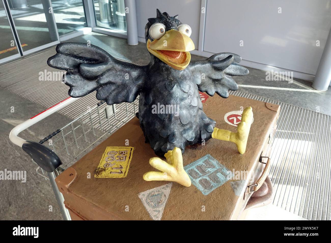 Raven rudi hi-res stock photography and images - Alamy