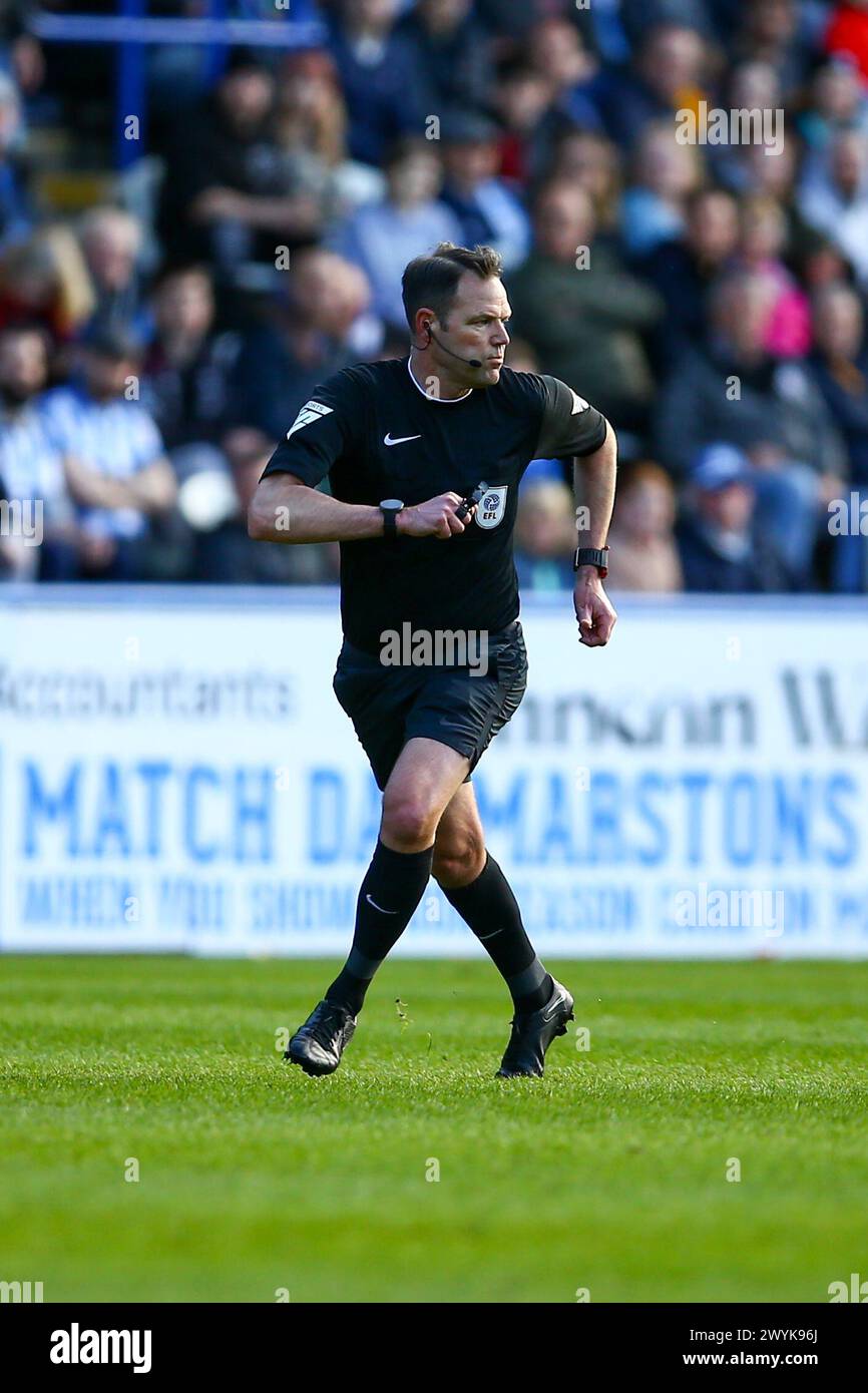 John Smith's Stadium, Huddersfield, England - 6th April 2024 Referee ...