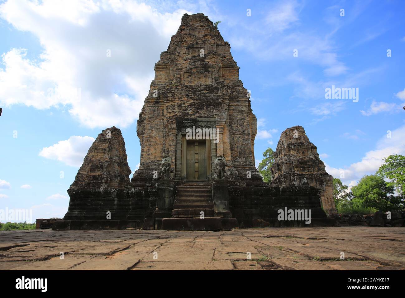 Pre Rup ruins in angkor wat in cambodia Stock Photo - Alamy
