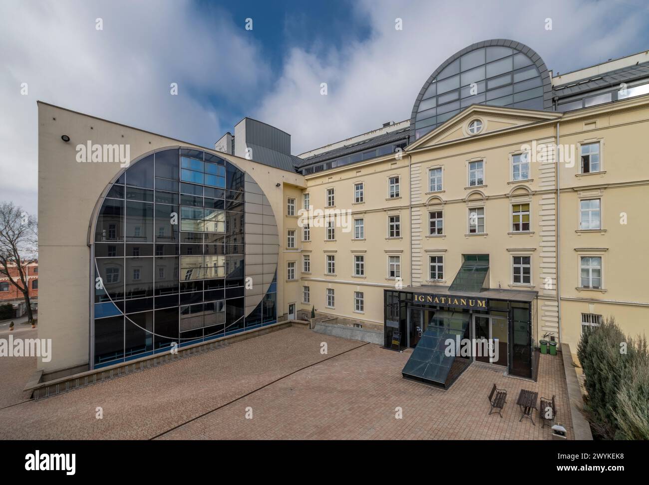 Communist academy hi-res stock photography and images - Alamy