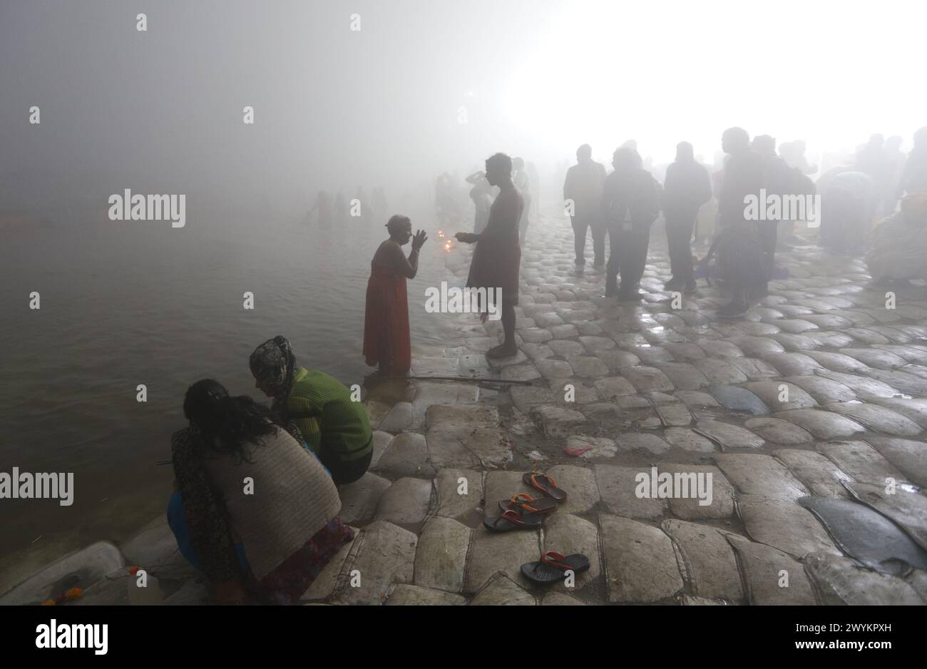 Devotees take holy dip in river Ganga on the occasion of Makar ...