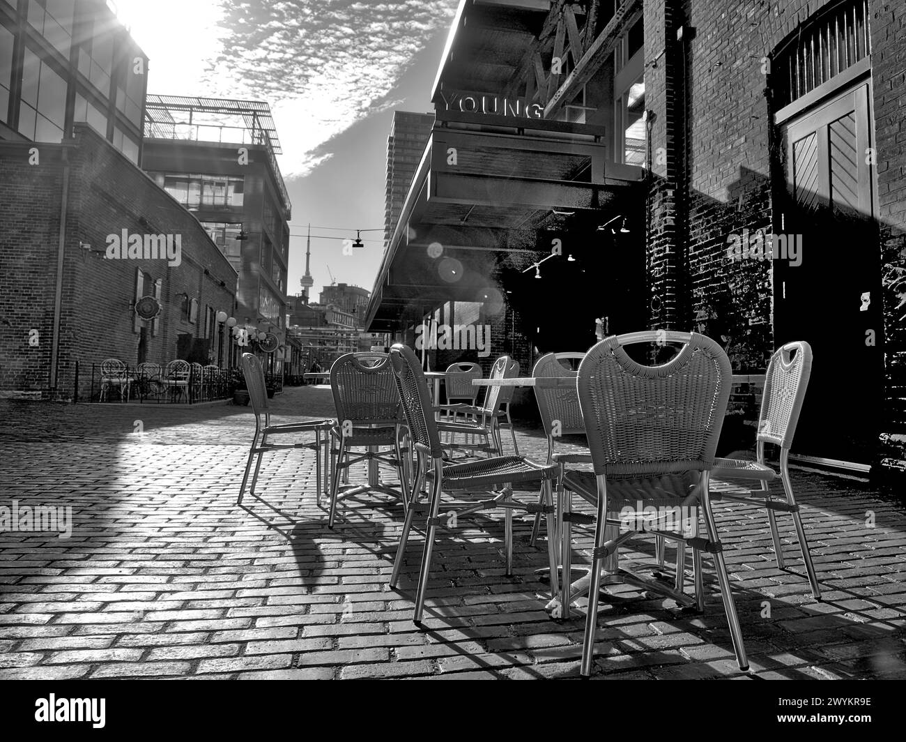 Outdoor cafe in the old town of Toronto Stock Photo - Alamy