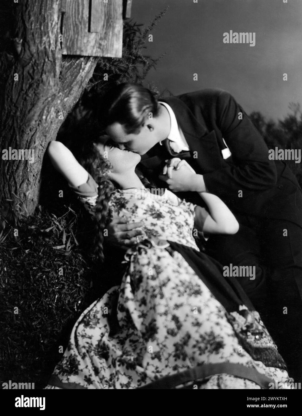 Loretta Young, Carroll Nye, on-set of the film, "The Squall", First ...