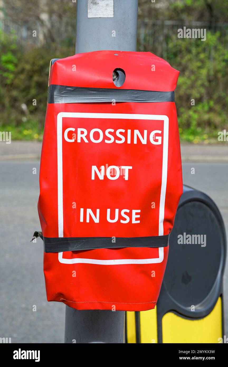 Pedestrian crossing uk sign hi-res stock photography and images - Alamy