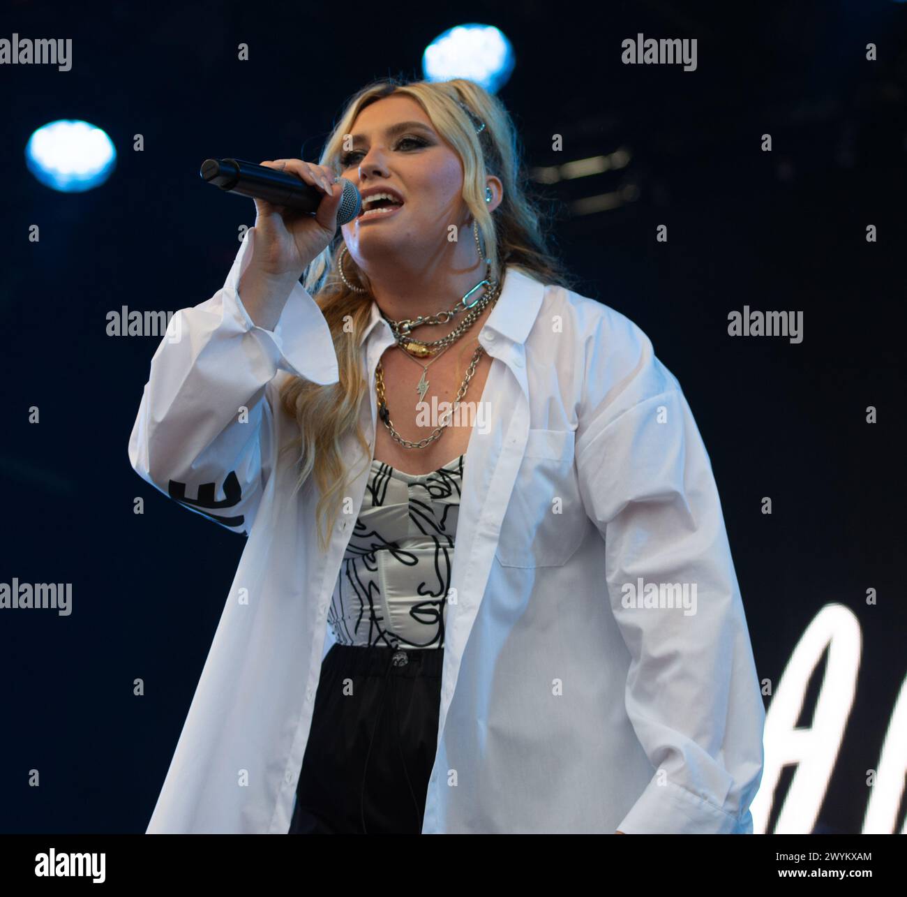 Ella Henderson at Camp Bestival - Lulworth Castle -2023 Stock Photo - Alamy