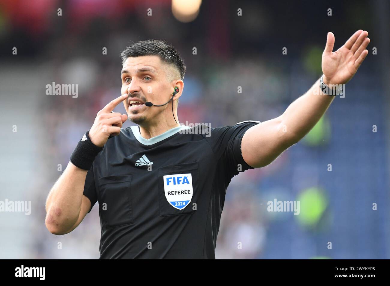Salzburg, Austria. 07th Apr, 2024. SALZBURG, AUSTRIA - APRIL 7: Referee ...