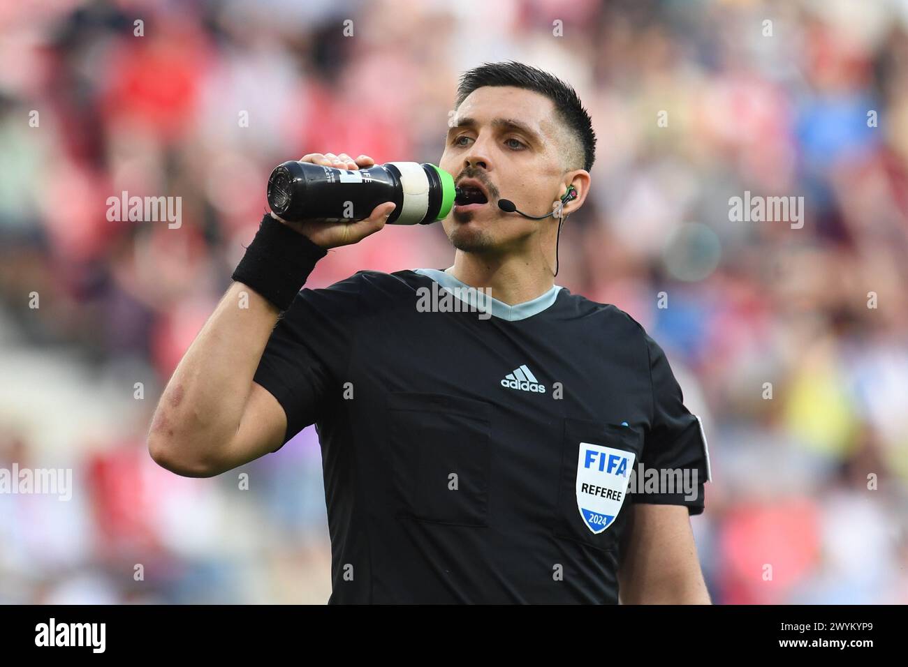 Salzburg, Austria. 07th Apr, 2024. SALZBURG, AUSTRIA - APRIL 7: Referee ...