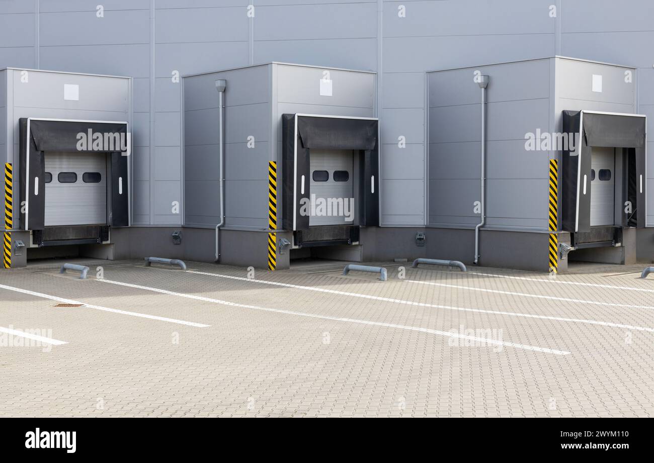 Loading Bay Dock Doors Industrial Stock Photo - Alamy