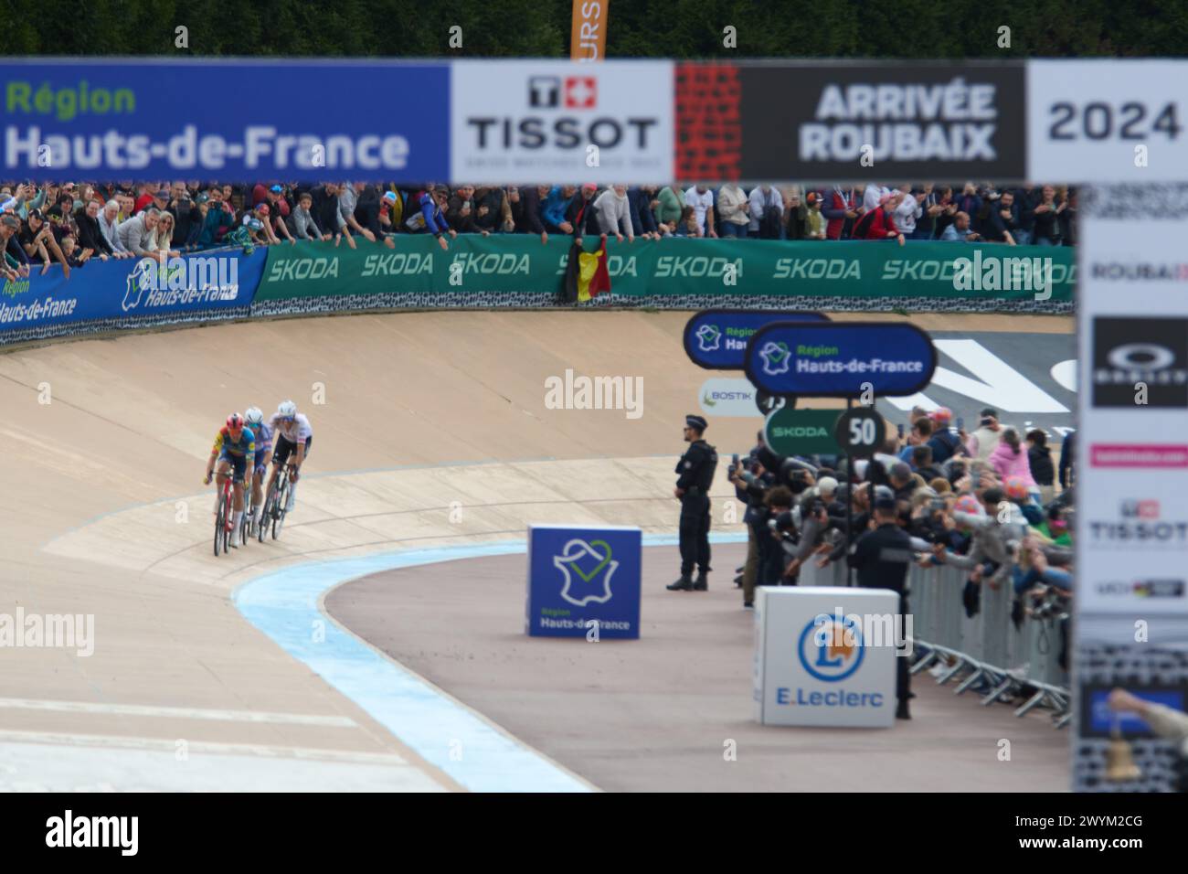 Paris Roubaix 2024 Mathieu van der Poel secures second consecutive ...