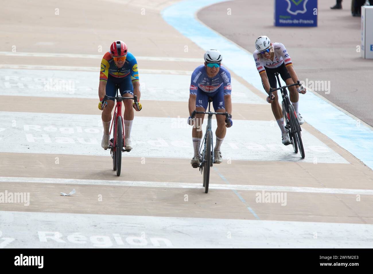 Paris Roubaix 2024 Mathieu van der Poel secures second consecutive ...