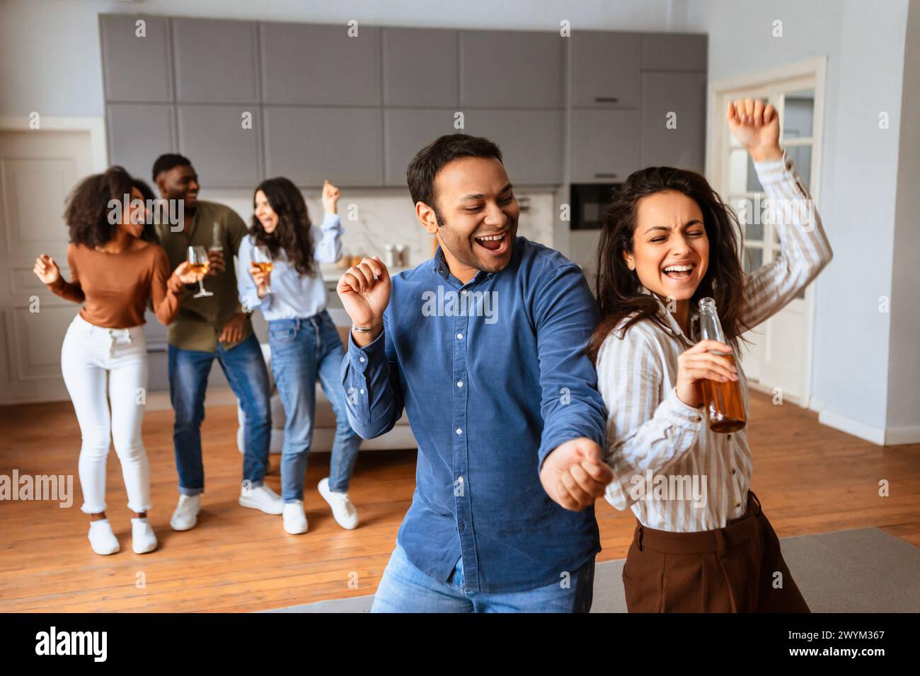Happy people dancing party hi-res stock photography and images - Alamy