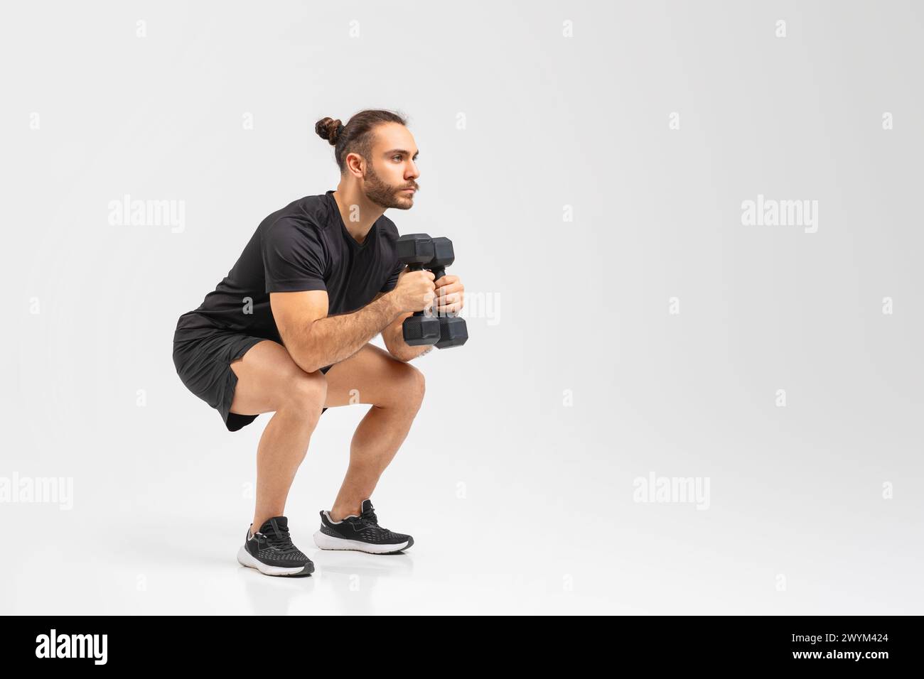 Crouching stance hi-res stock photography and images - Alamy