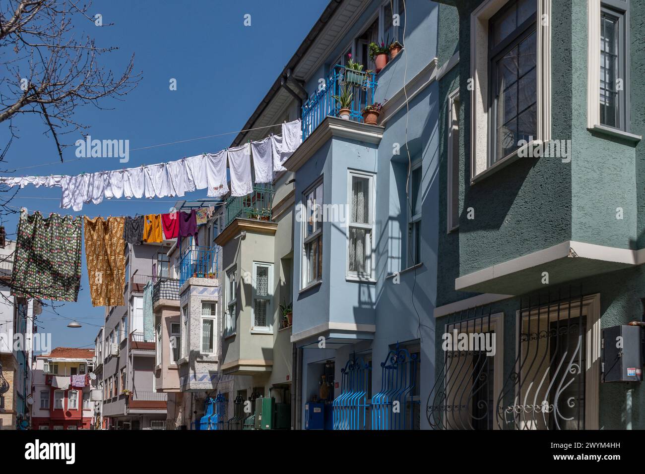 Istanbul jewish quarter hi-res stock photography and images - Alamy