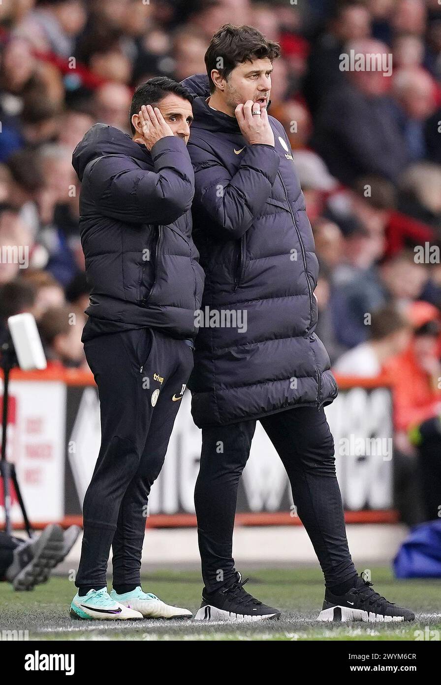 Chelsea manager Mauricio Pochettino (right) and assistant coach Jesus ...
