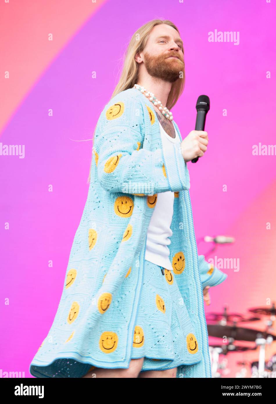 Sam Ryder on the Main Stage at Isle of Wight Festival 2023 Stock Photo ...