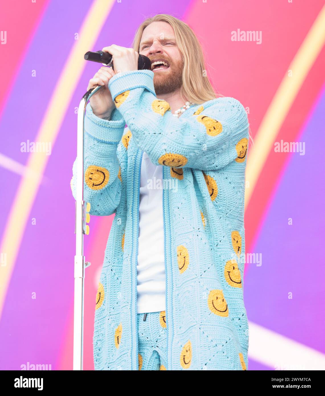 Sam Ryder on the Main Stage at Isle of Wight Festival 2023 Stock Photo ...