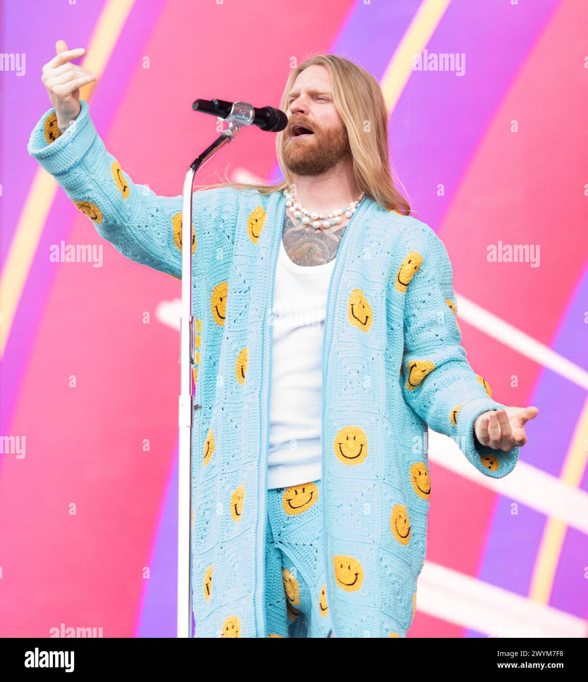 Sam Ryder on the Main Stage at Isle of Wight Festival 2023 Stock Photo ...
