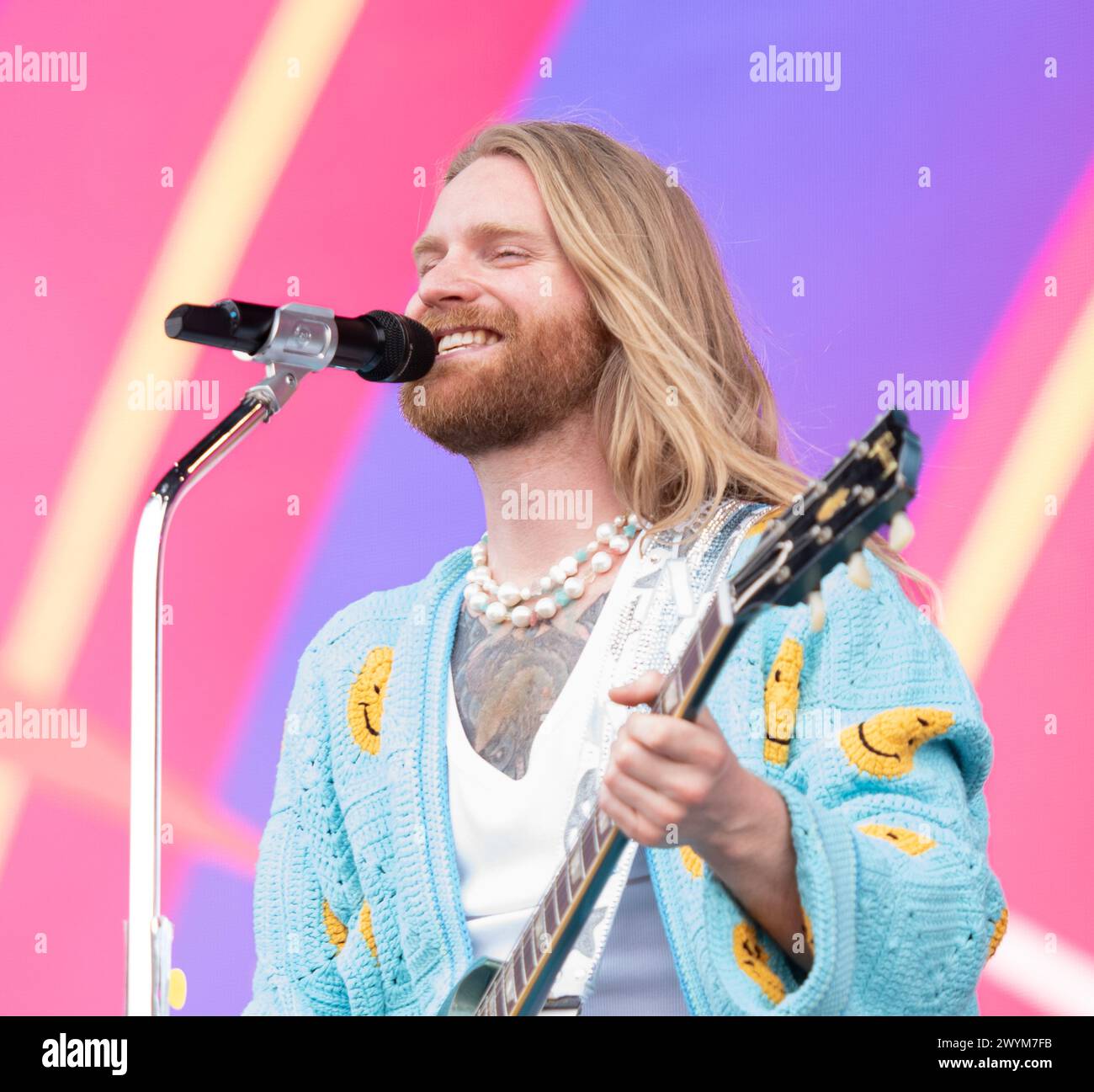 Sam Ryder on the Main Stage at Isle of Wight Festival 2023 Stock Photo ...