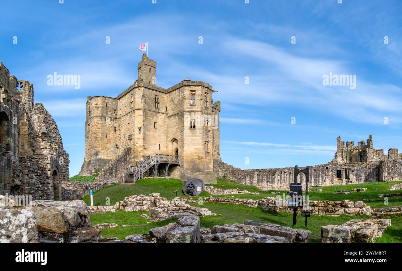 English castle interior hi-res stock photography and images - Alamy