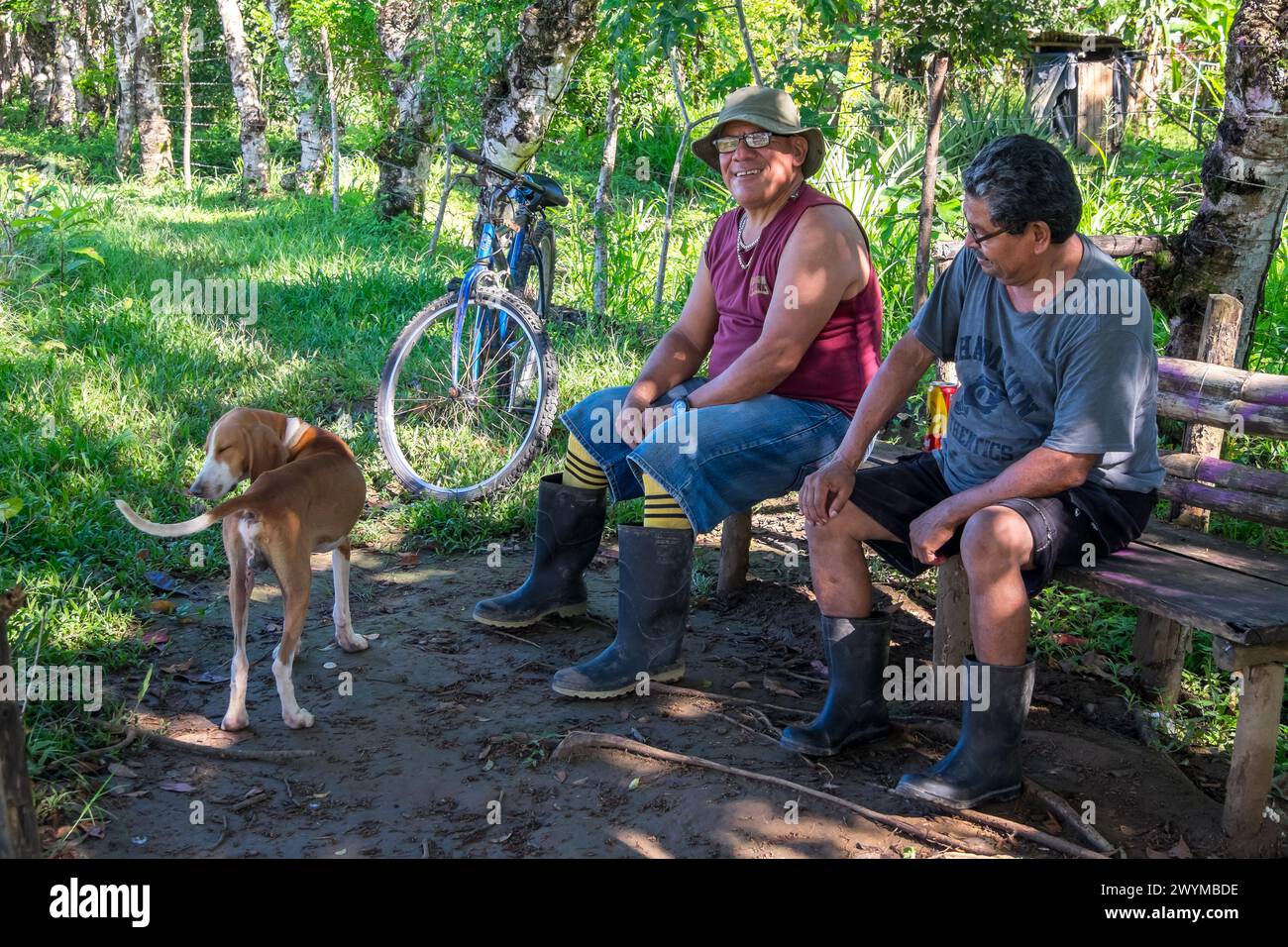 Farmers in Puerto Cortes, Puntarenas, Costa Rica Stock Photo - Alamy