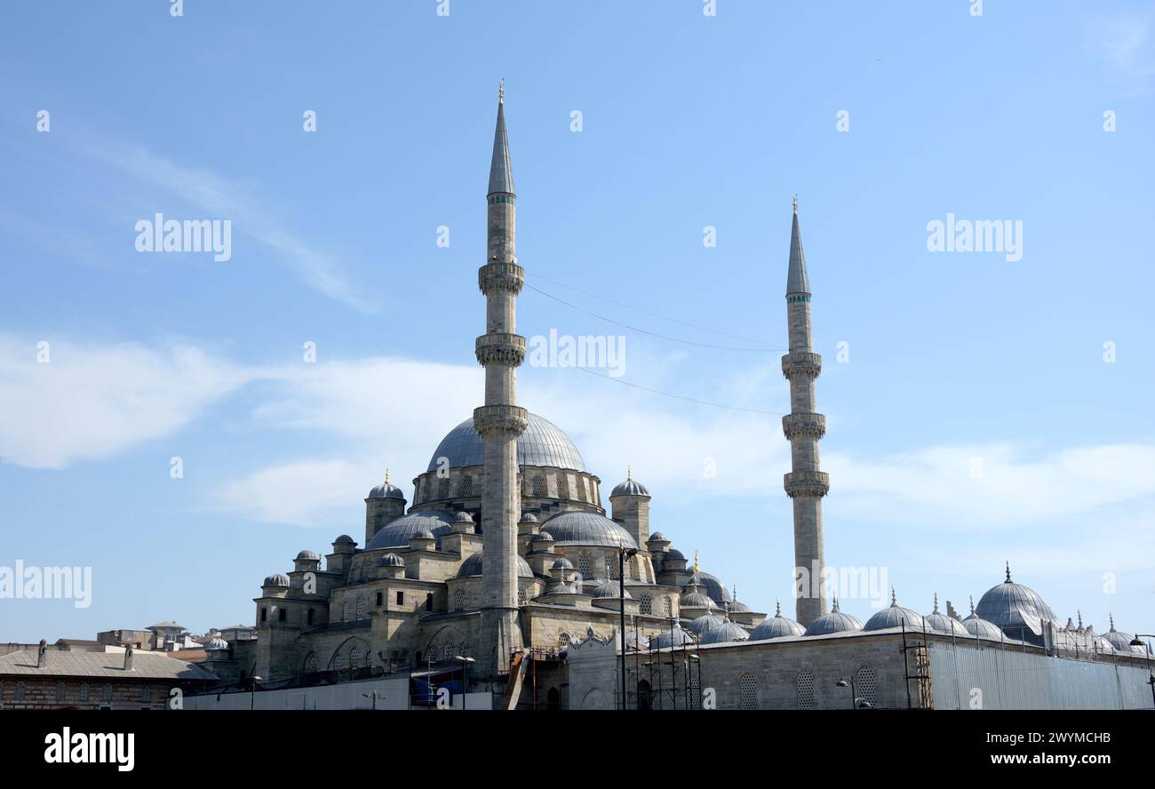 Eminönü yeni camii hi-res stock photography and images - Alamy