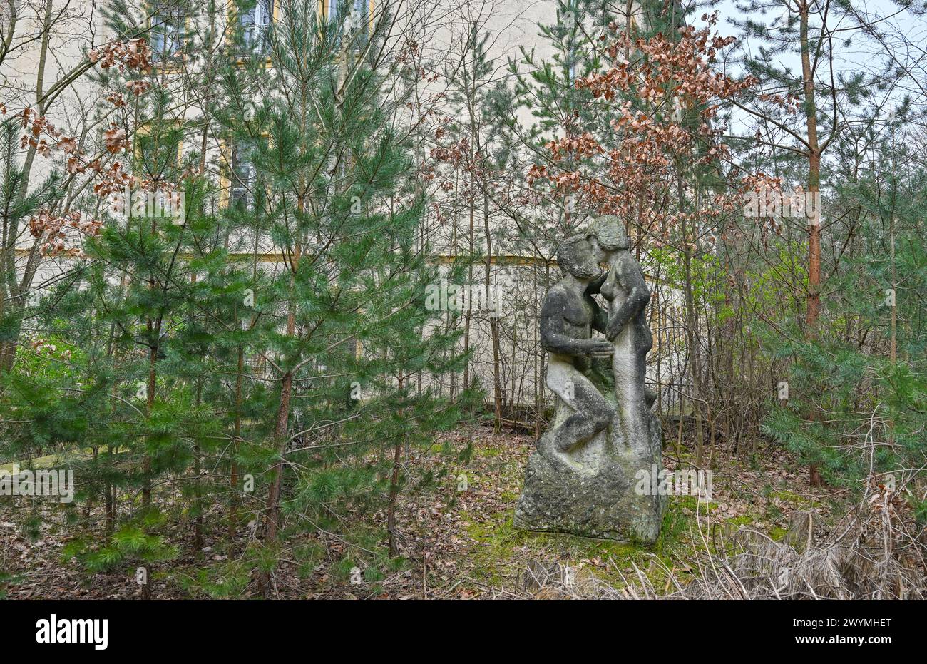 Wandlitz, Germany. 22nd Mar, 2024. Sandstone sculptures stand on the ...