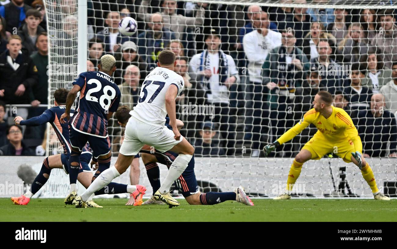 London, UK. 7th Apr, 2024. GOAL. Micky van de Ven (Spurs, 37) shoots to ...