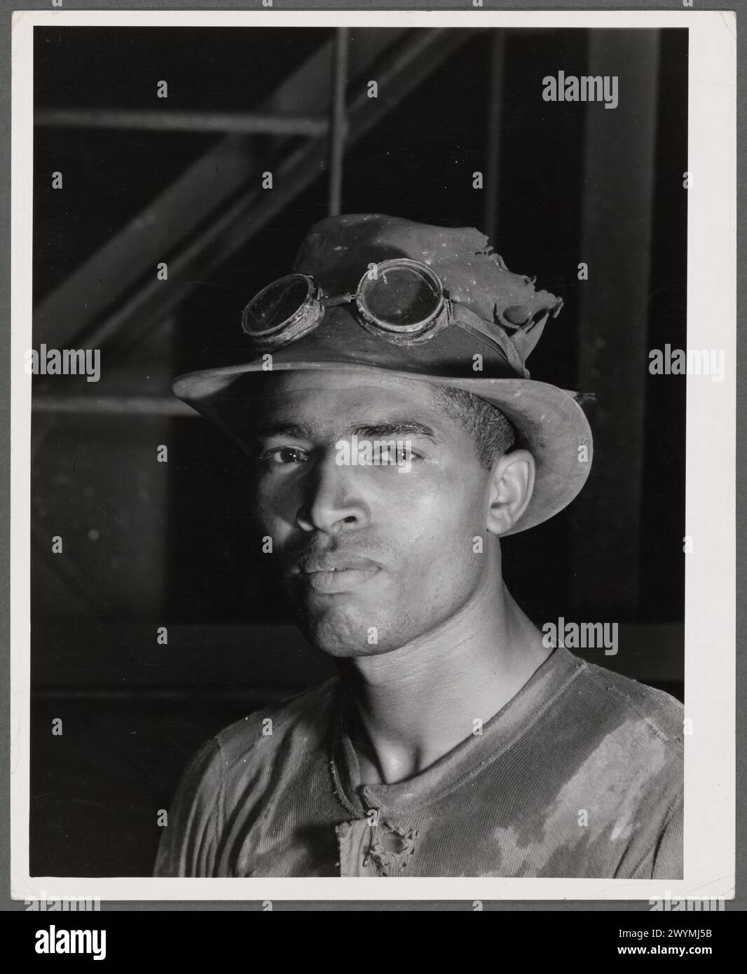 Steel worker in Pittsburgh steel mill. Pittsburgh, Pennsylvania 1938 ...
