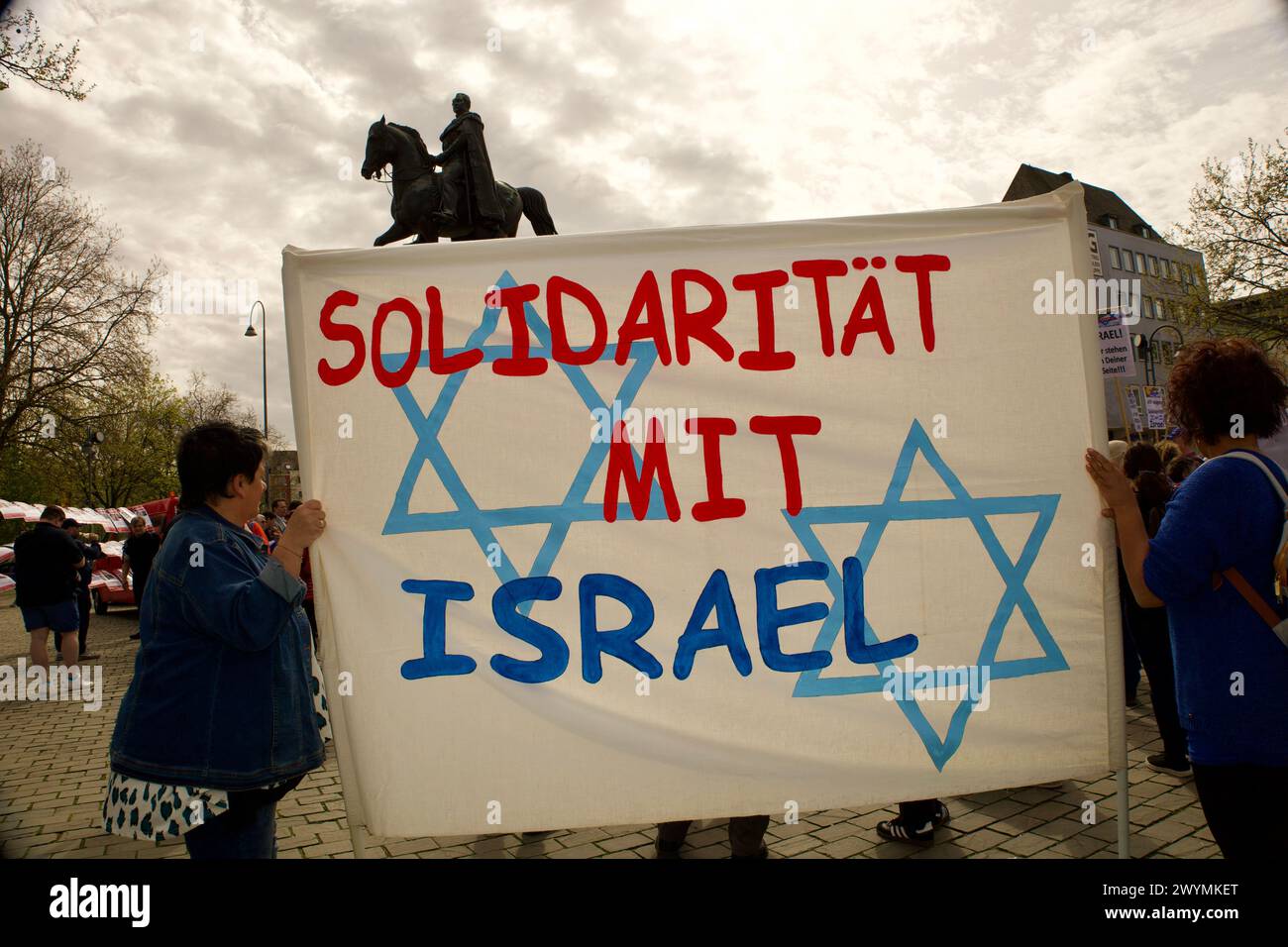 Cologne, Germany, April 07, 2024. Hundreds of people participate in the ...