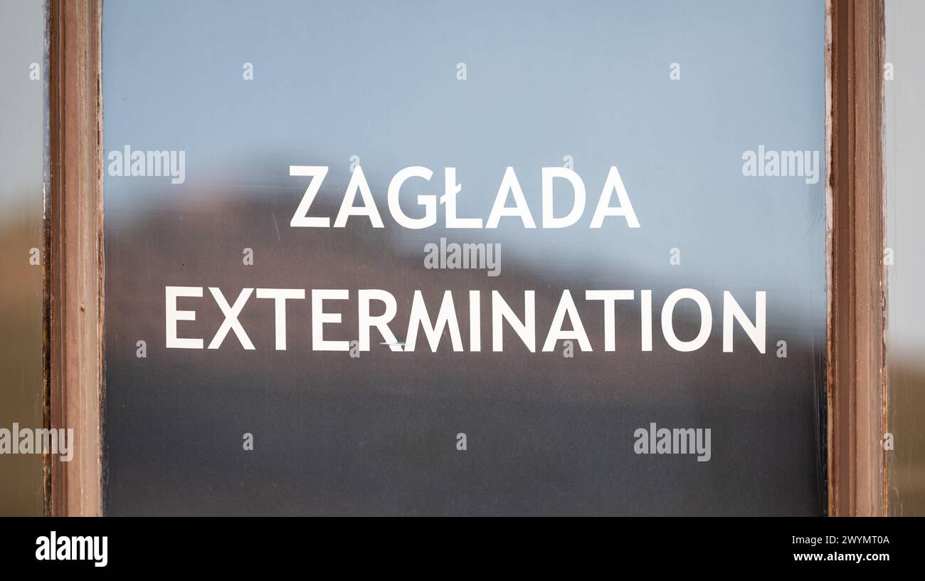 Auschwitz entrance sign hi-res stock photography and images - Alamy