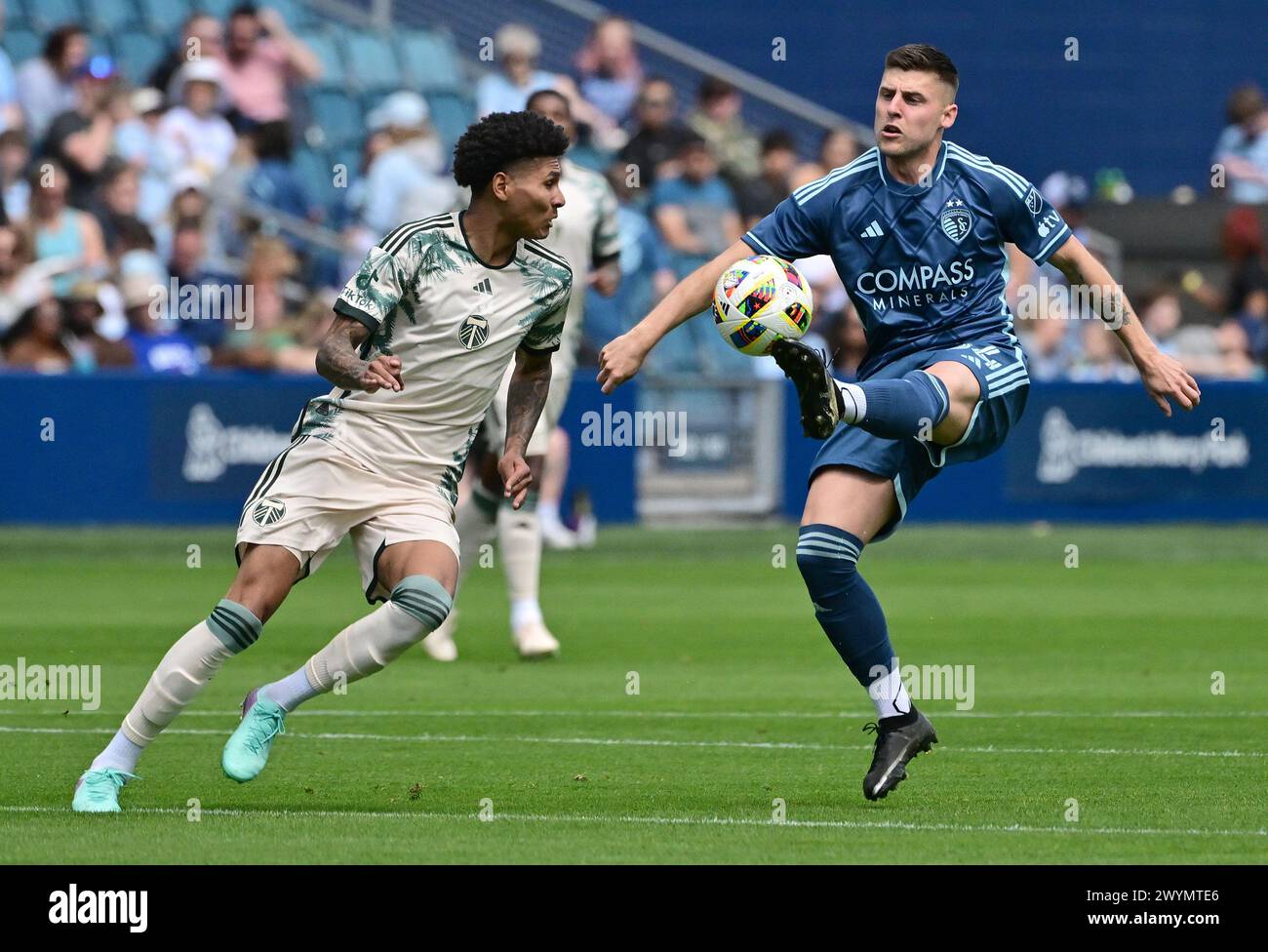 Kansas City, USA. 07th Apr, 2024. Sporting Kansas City midfielder Rémi ...