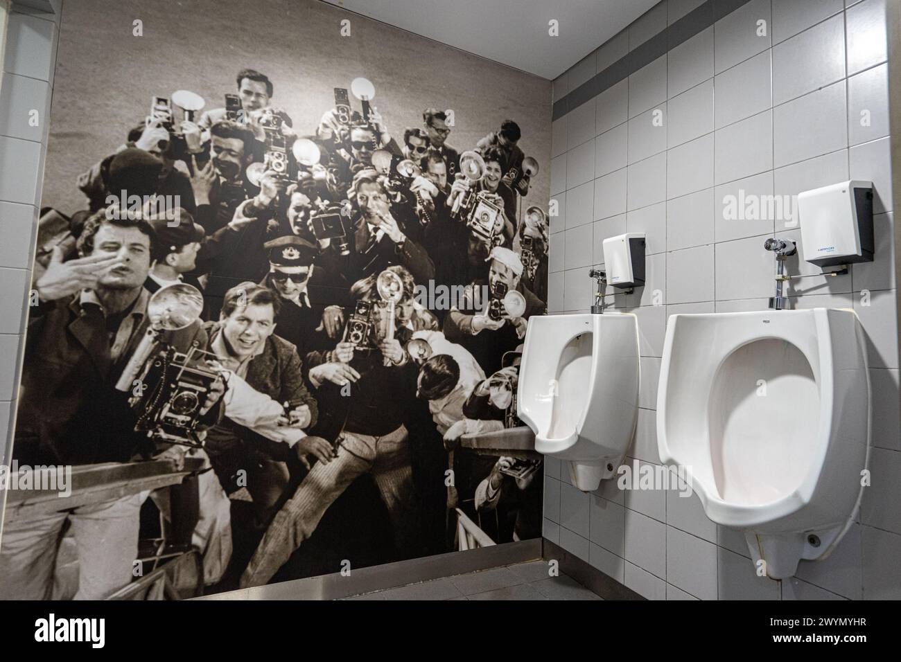 Artistic public toilets hi-res stock photography and images - Alamy