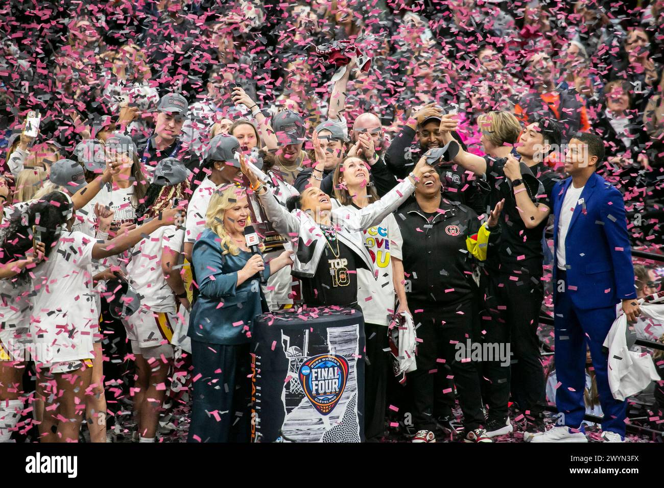 Dawn staley caitlin clark hi-res stock photography and images - Alamy