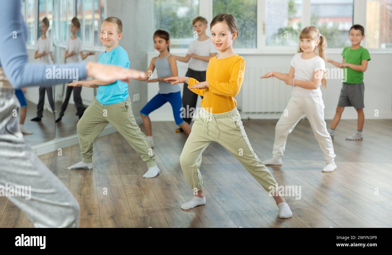 Children exercising modern dance hi-res stock photography and images ...