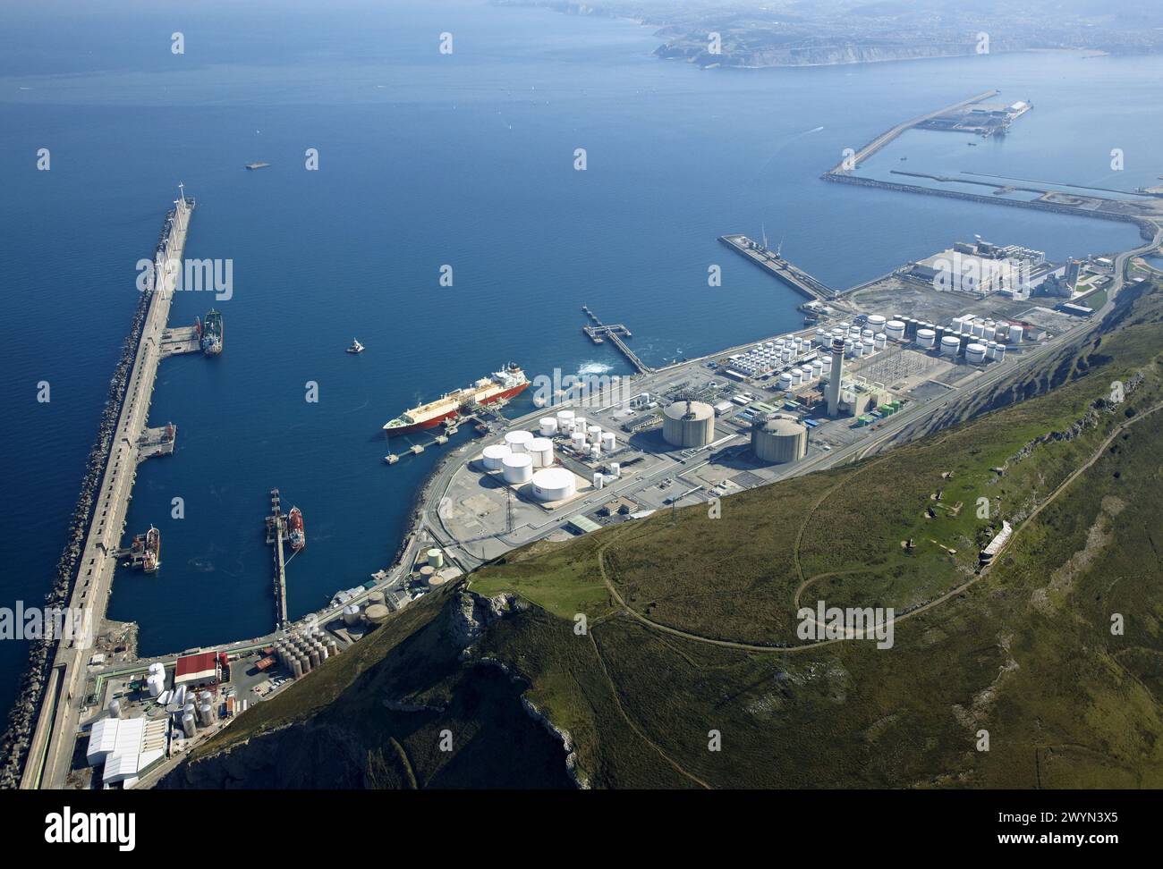 LNG carrier unloading liquefied natural gas in Bahia de Bizkaia Gas ...