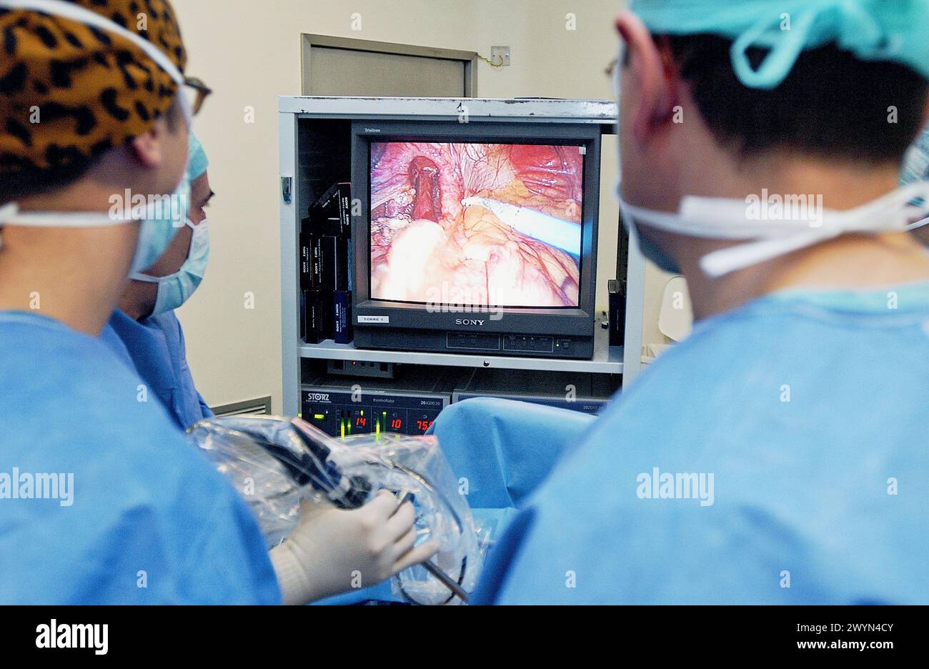 Surgeons at laparoscopy operating room of hospital Stock Photo - Alamy
