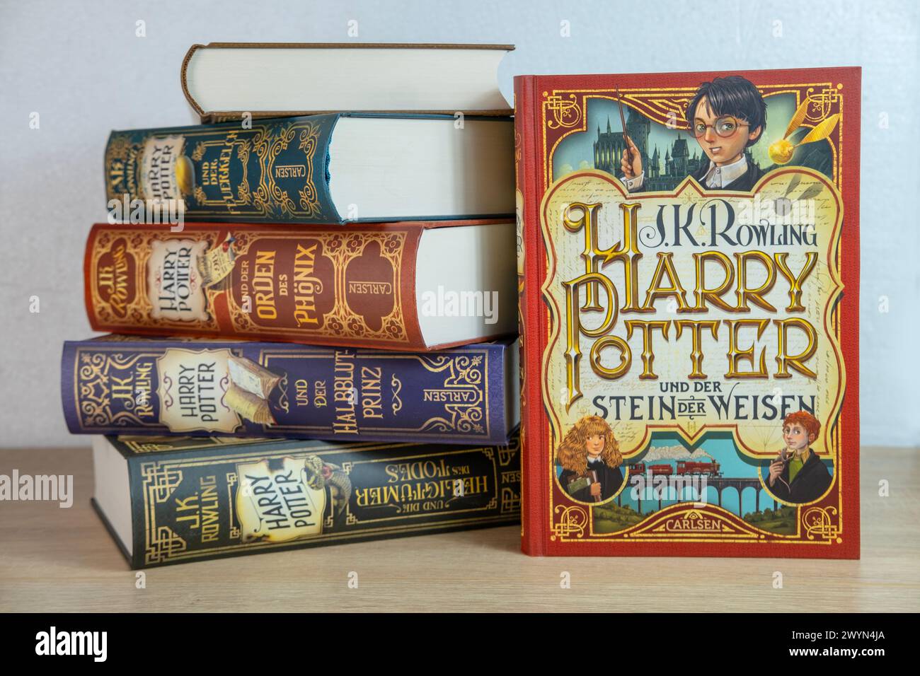 Harry potter books stack hi-res stock photography and images - Alamy
