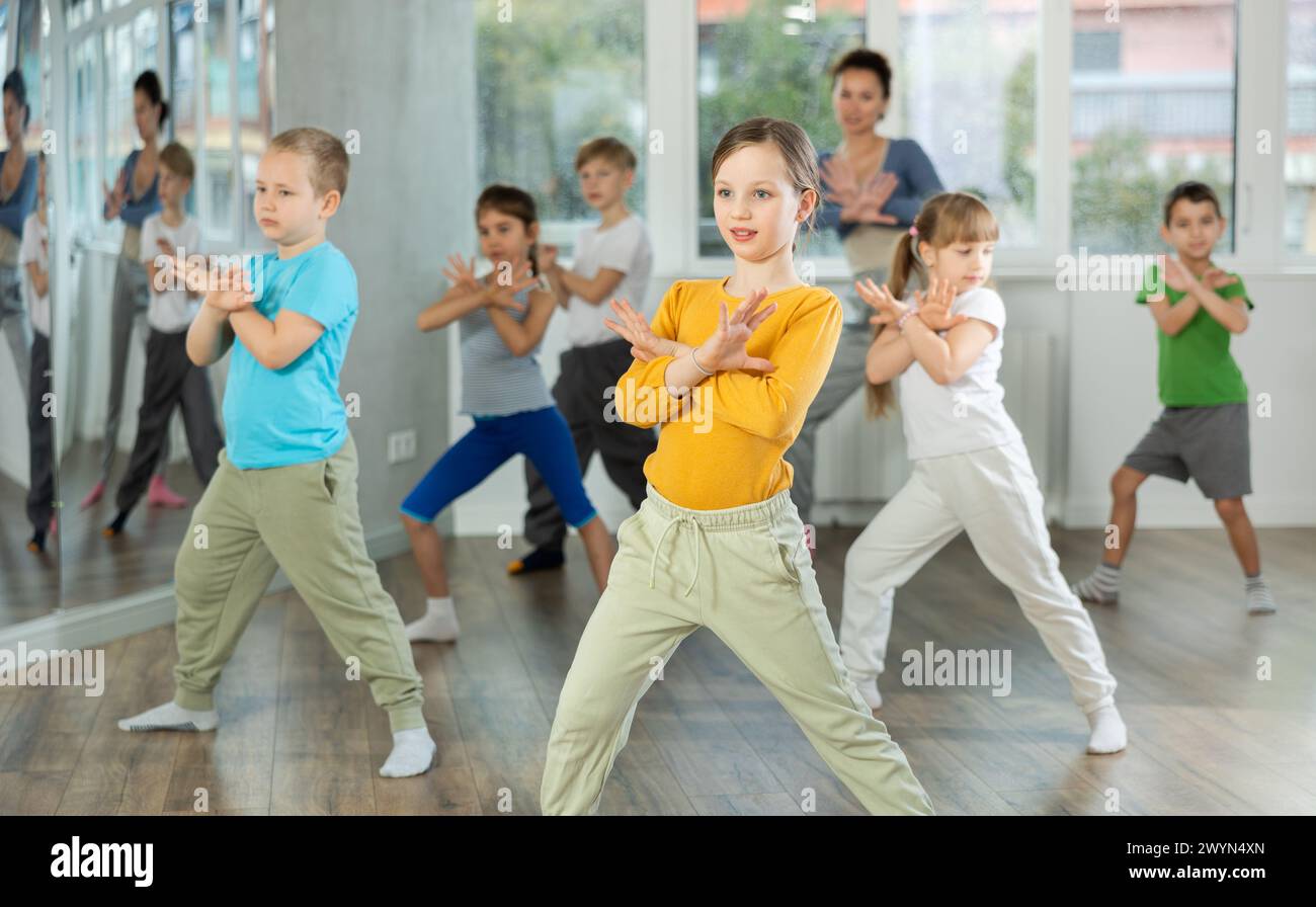 Group of children dancing hip hop Stock Photo - Alamy