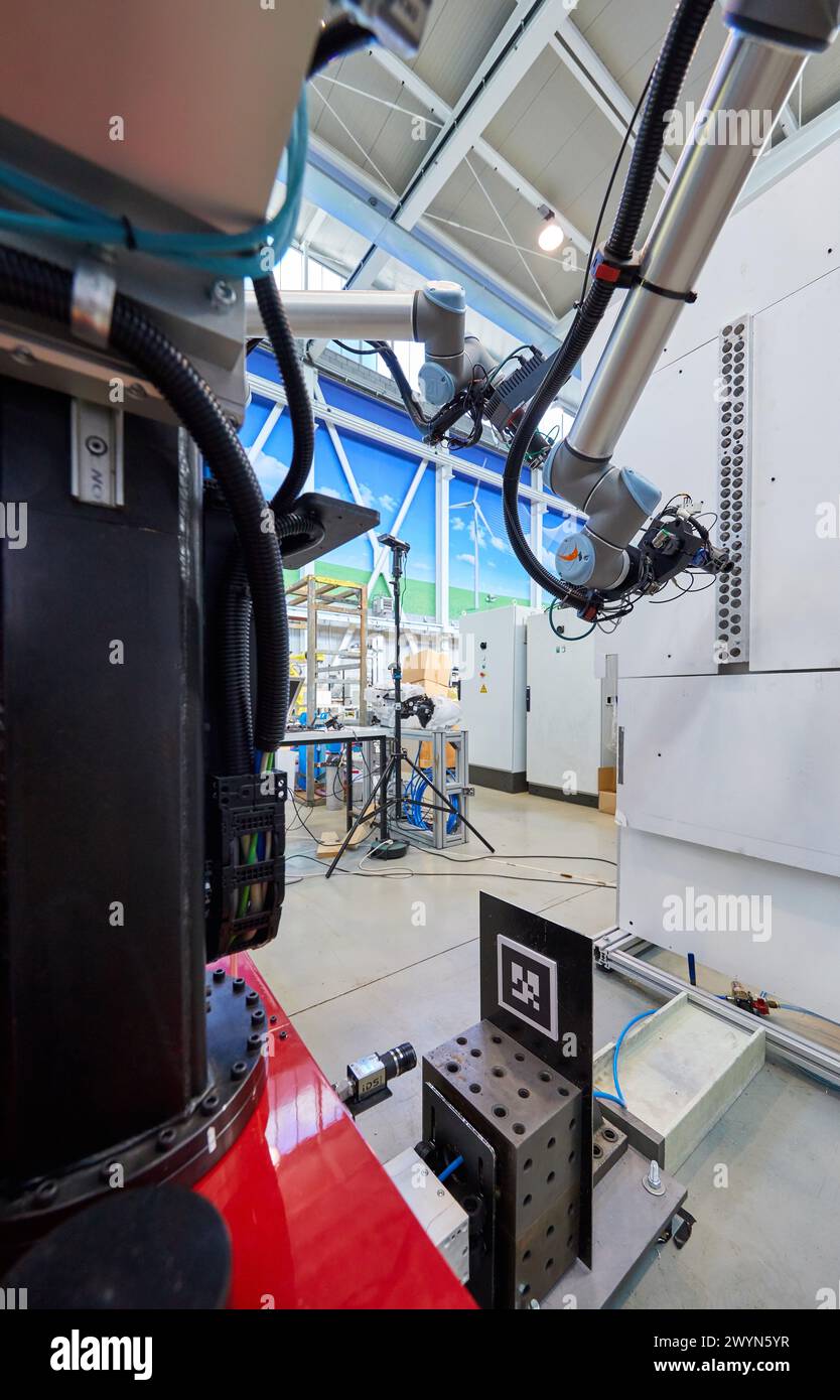 Use of flexible robotics in industrial manufacturing processes, Mobile ...