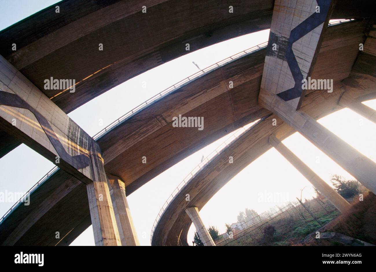 Roads converge hi-res stock photography and images - Alamy