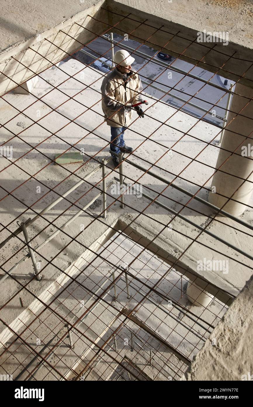 Construction worker, personal protective equipment, housing ...